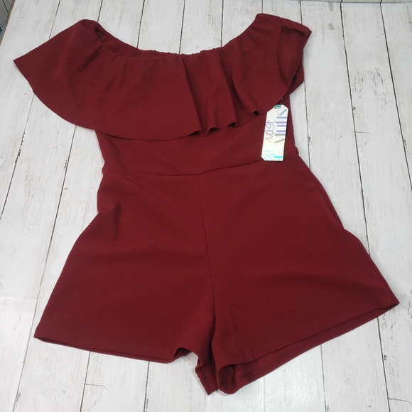 Almost Famous | Pants & Jumpsuits | New Almost Famous Maroon Off The ...